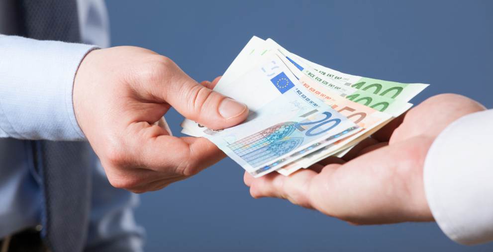 Gehalt: So viel bekommen Wirtschaftsprüfer und Steuerberater - FINANCE