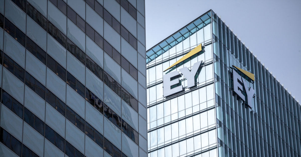 Die Hintergründe zur Umstrukturierung von EY - FINANCE