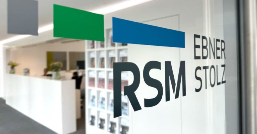 RSM Ebner Stolz verdient 2025 mehr als eine halbe Milliarde Euro - FINANCE